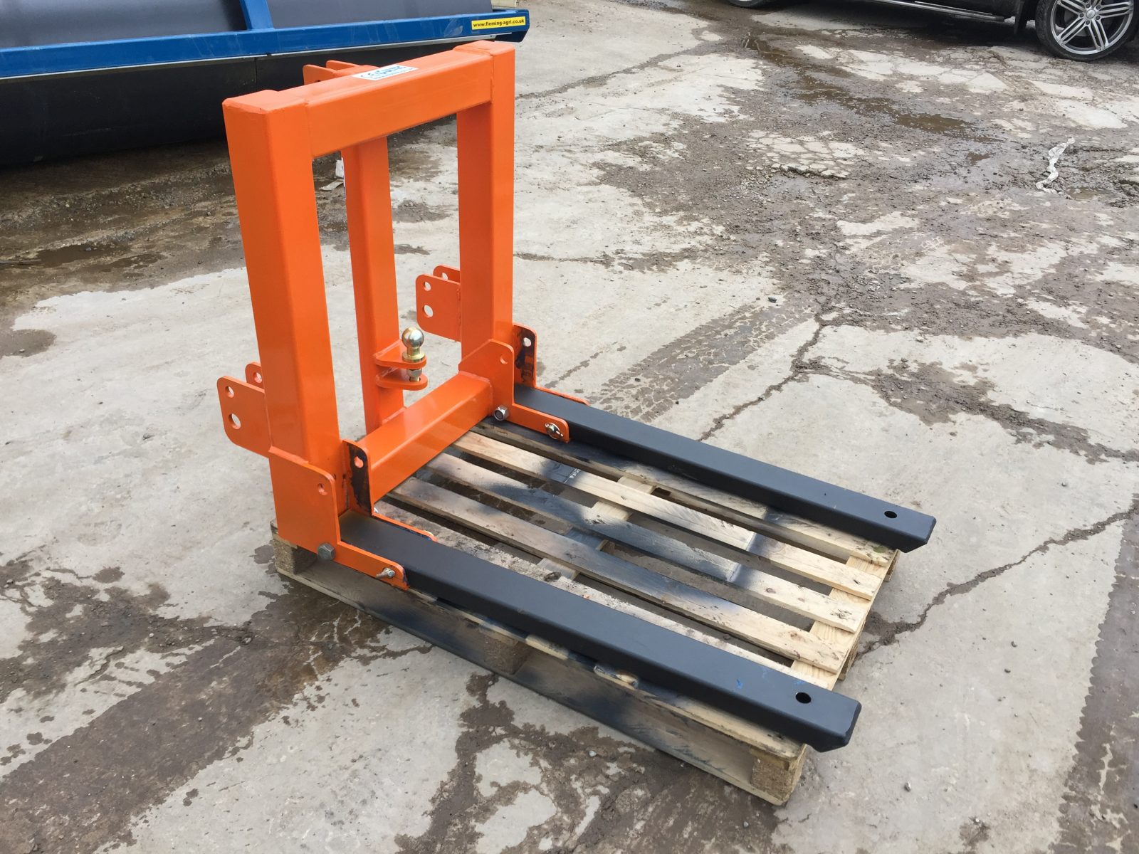 Tractor Forks & Hitch Attachment (Fold Up Forks C/w Hitch) - Multec Ltd